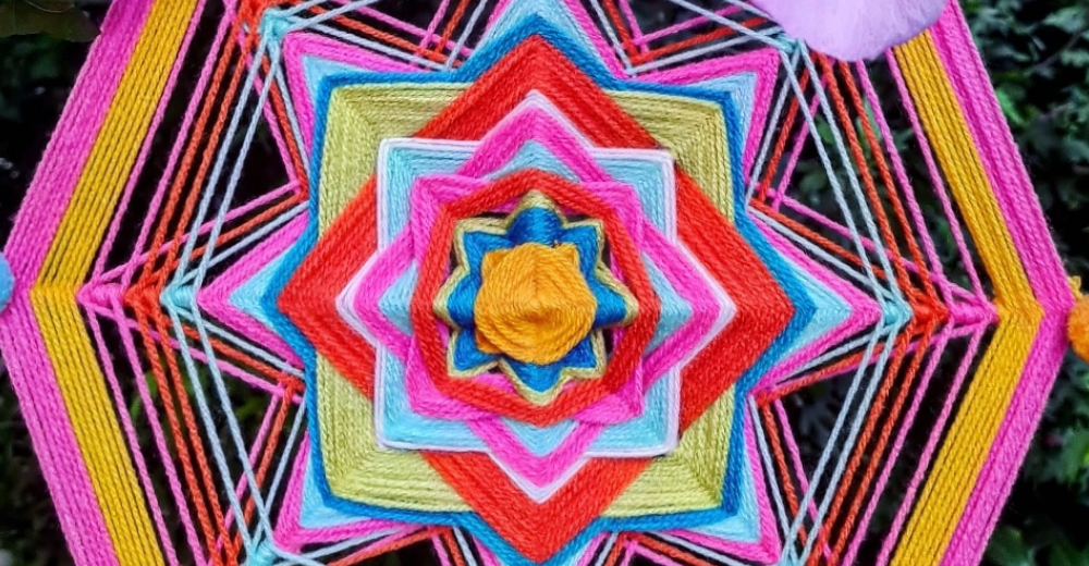 Il negozio Ojos de dios mandala di origine nativa simbolo di BUONA VITA ...